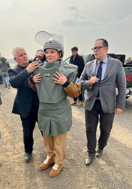 Heidi Thomas Kuhn: It's time to stand for peace - INTERVIEW - VIDEO ...