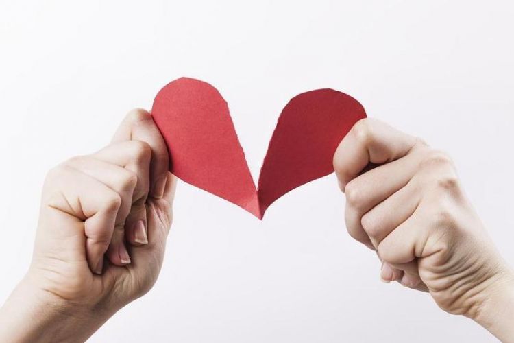 The four signs you need to break up with your partner, according to ...