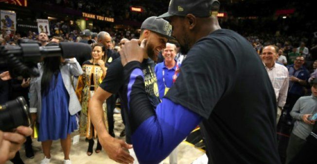 Warriors rout Cavaliers to complete NBA Finals sweep
