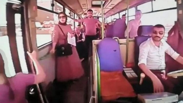 Genc Kiz Otobus Video Telegraph