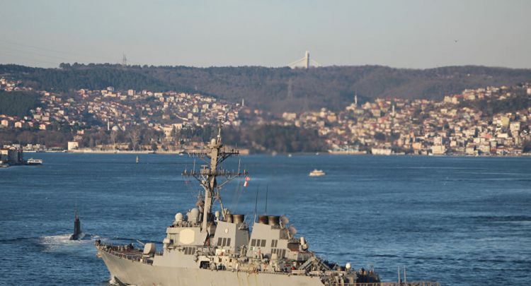 Russian military monitor actions of US Navy Destroyer upon entry into ...