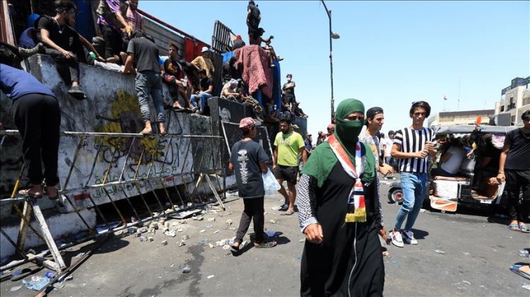 Iraqis protest poor public services in Baghdad