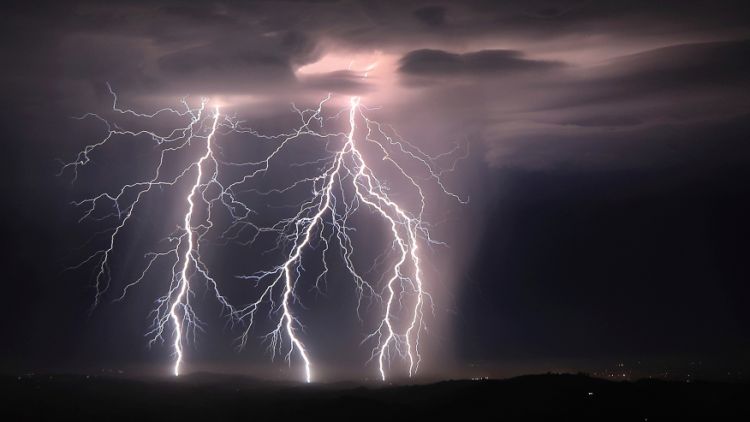 11 lightning strikes exploded California past 72 hours