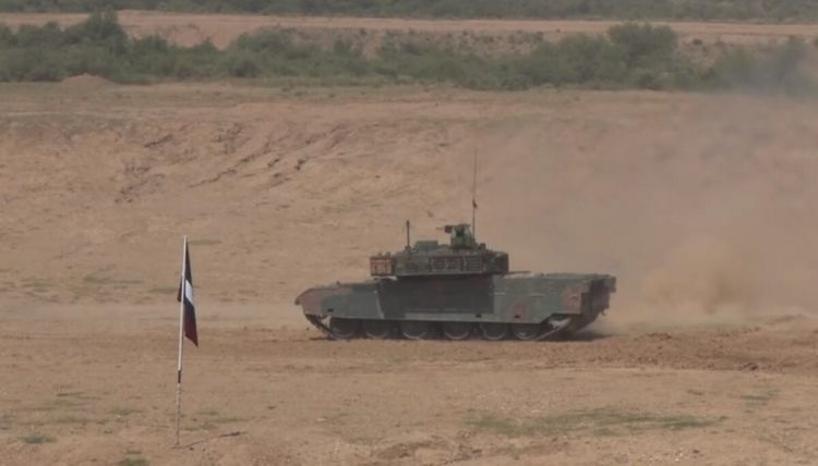 Pakistan Army Chief witnesses demonstration of Main Battle Tank VT-4